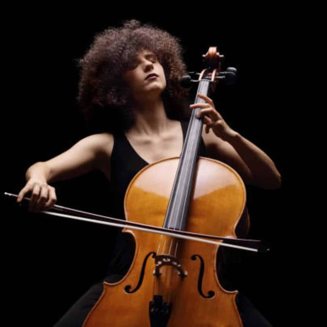 Hire Female Cellist in Dubai and Abu Dhabi I Bella Entertainment